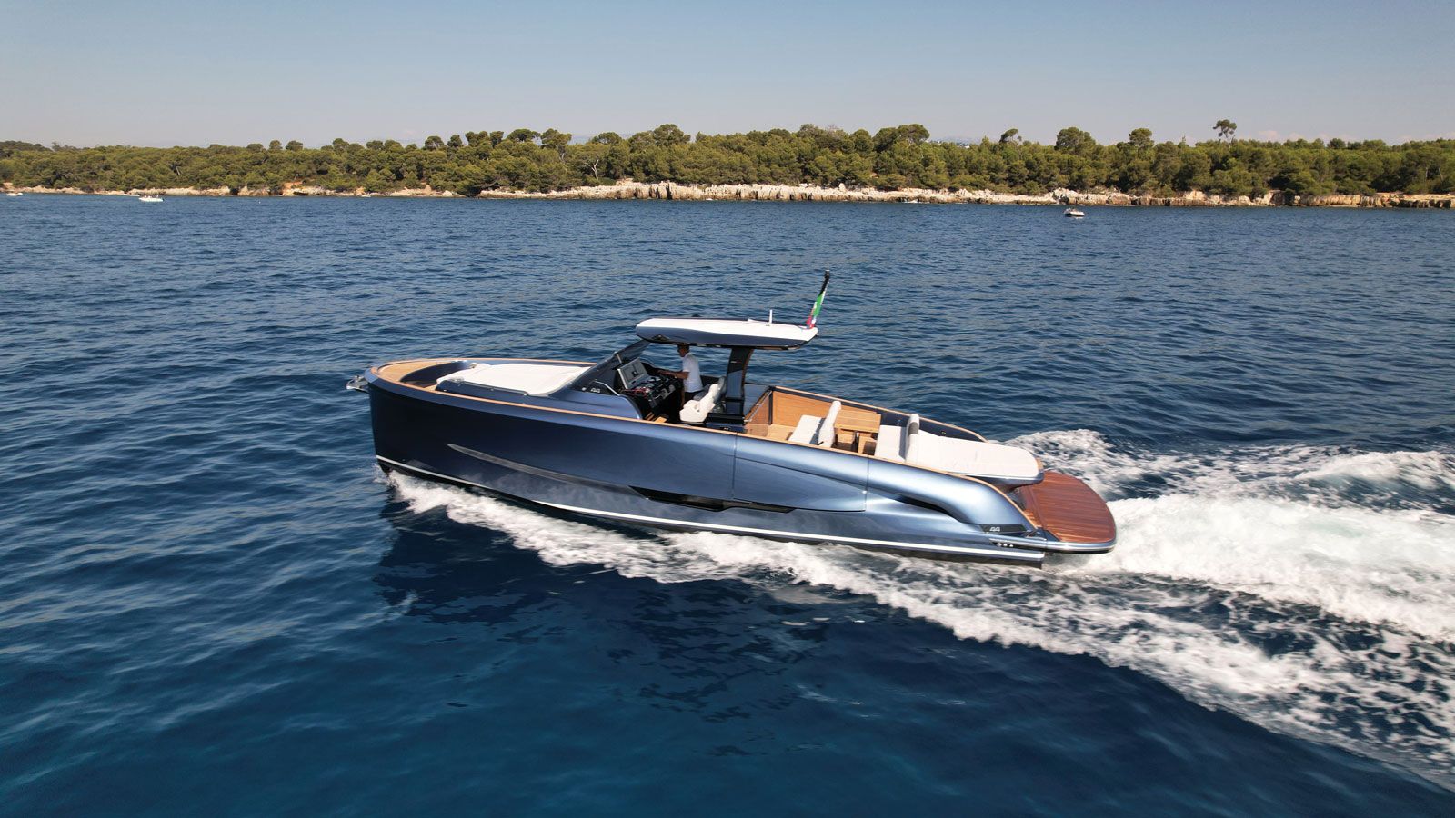 Sea trialing the new Solaris 44 Open day cruiser